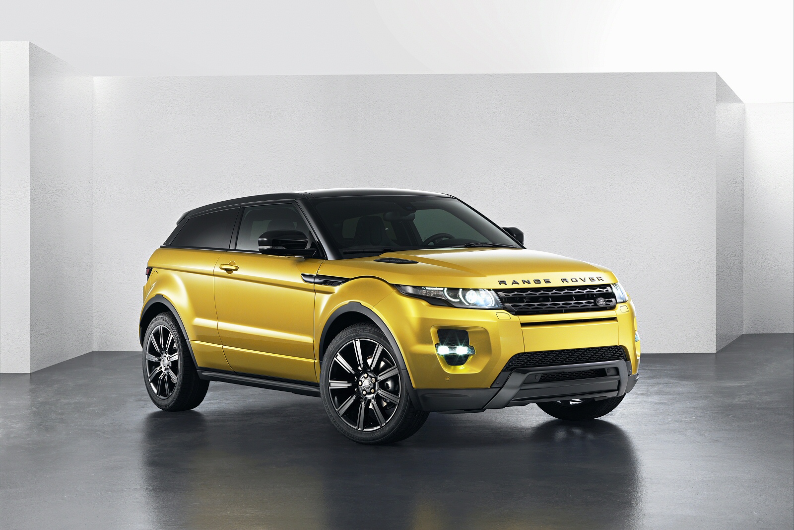 New Land Rover Range Rover Evoque 2.0 Td4 Se Tech 5Dr Auto Diesel ...