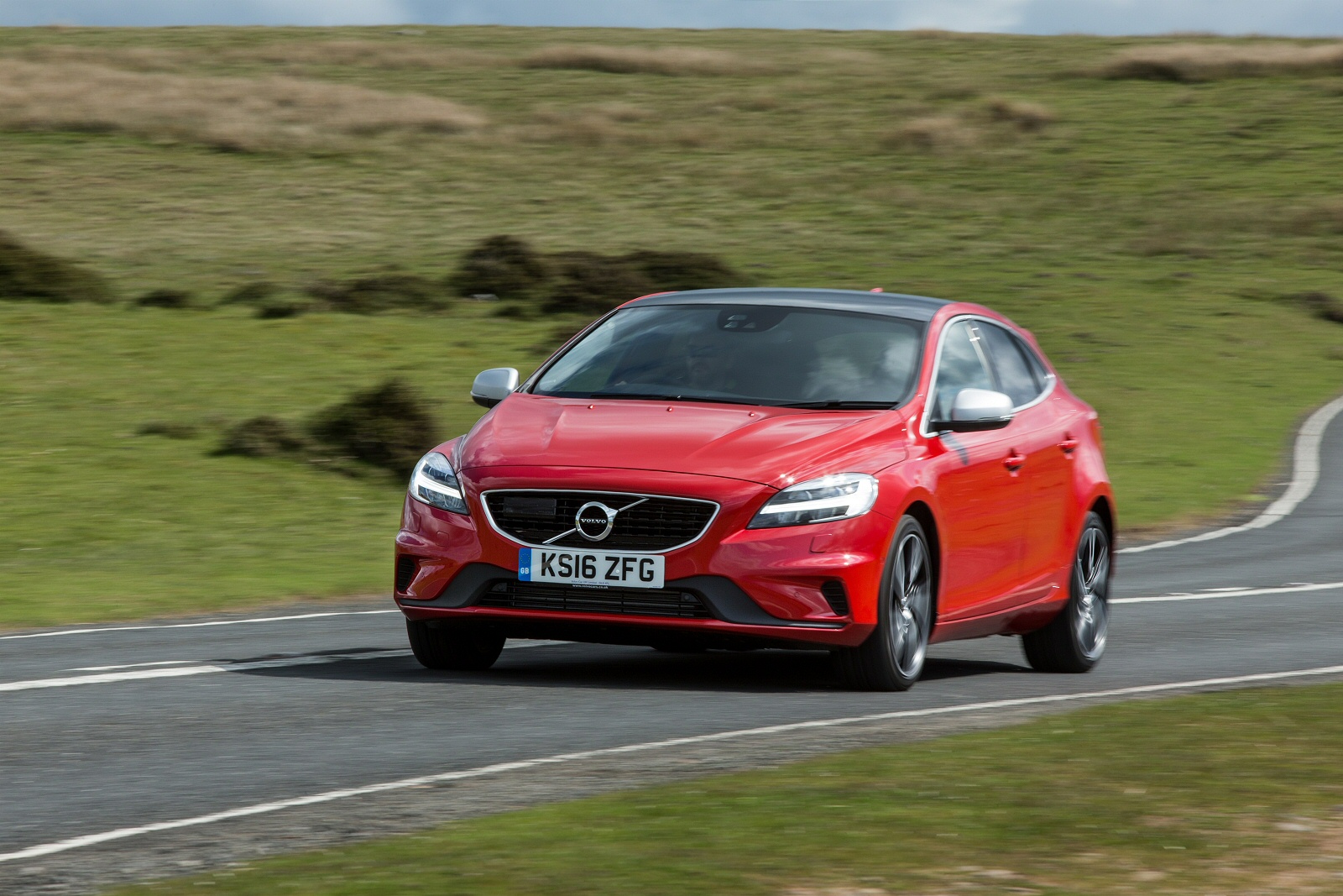 New Volvo V40 D2 [120] R Design 5Dr Diesel Hatchback for Sale | Bristol ...